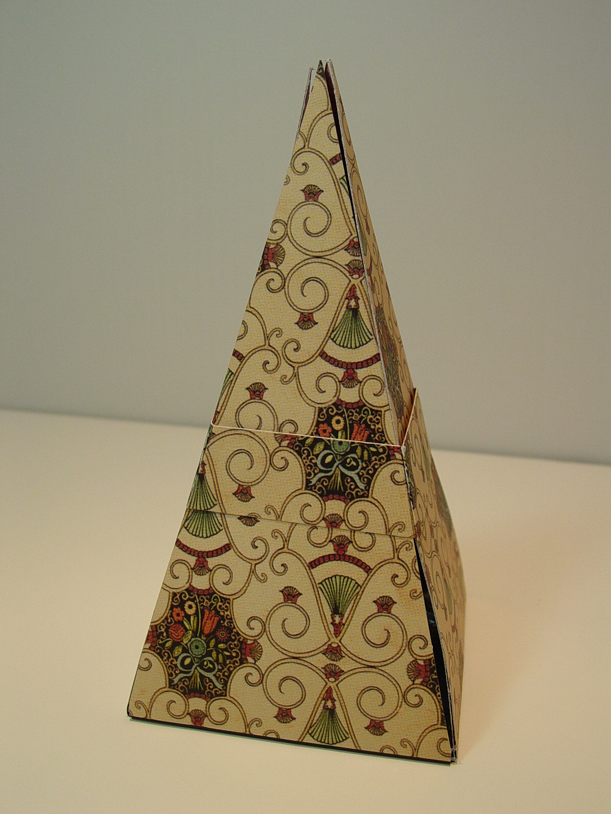 FLAT FISH PAPER ARTS: Christmas Triangle Box Class