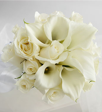 Bouquet Bridal: White Rose and Calla Lily Bouquet