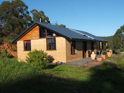 Spectacular Views, Magic Location: Gorgeous rammed earth cottage
