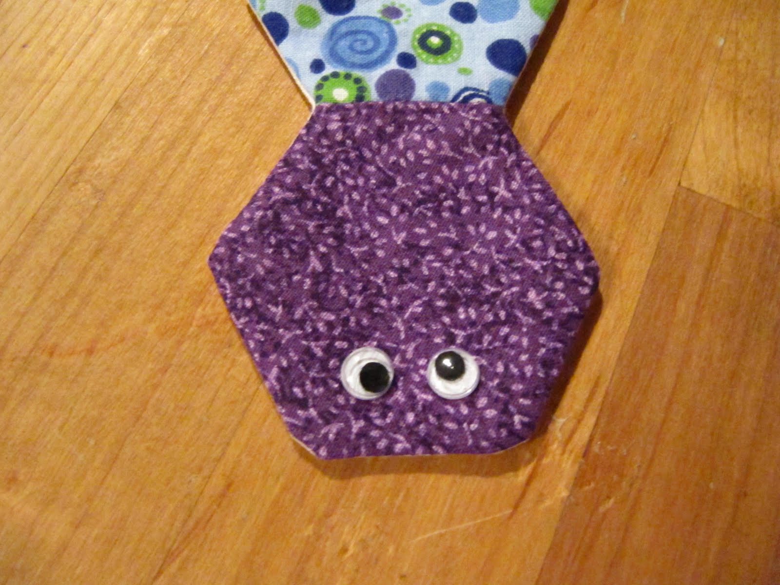 Sew Many Ways...: Accuquilt Go Hexagon Bookmark Tutorial...