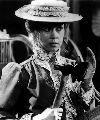 Poe Forward's Edgar Allan Poe Blog: Elizabeth Victoria Montgomery 1933 ...