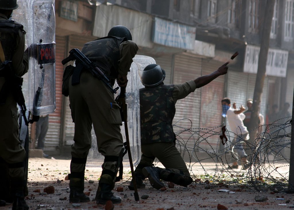 View Kashmir: Stone Pelting in Kashmir