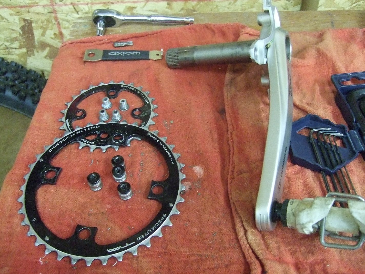 Benno's Blog & More: How-To: Install/Remove New Style Shimano Cranks ...