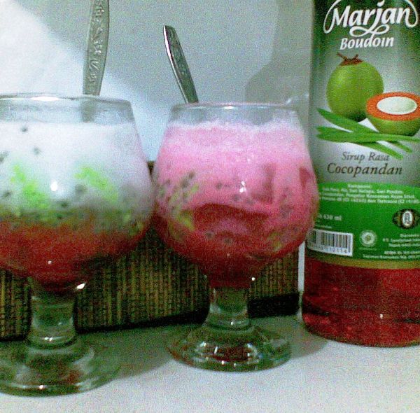 Enasae's Kitchen: Es Coco Pandan & Coco milk