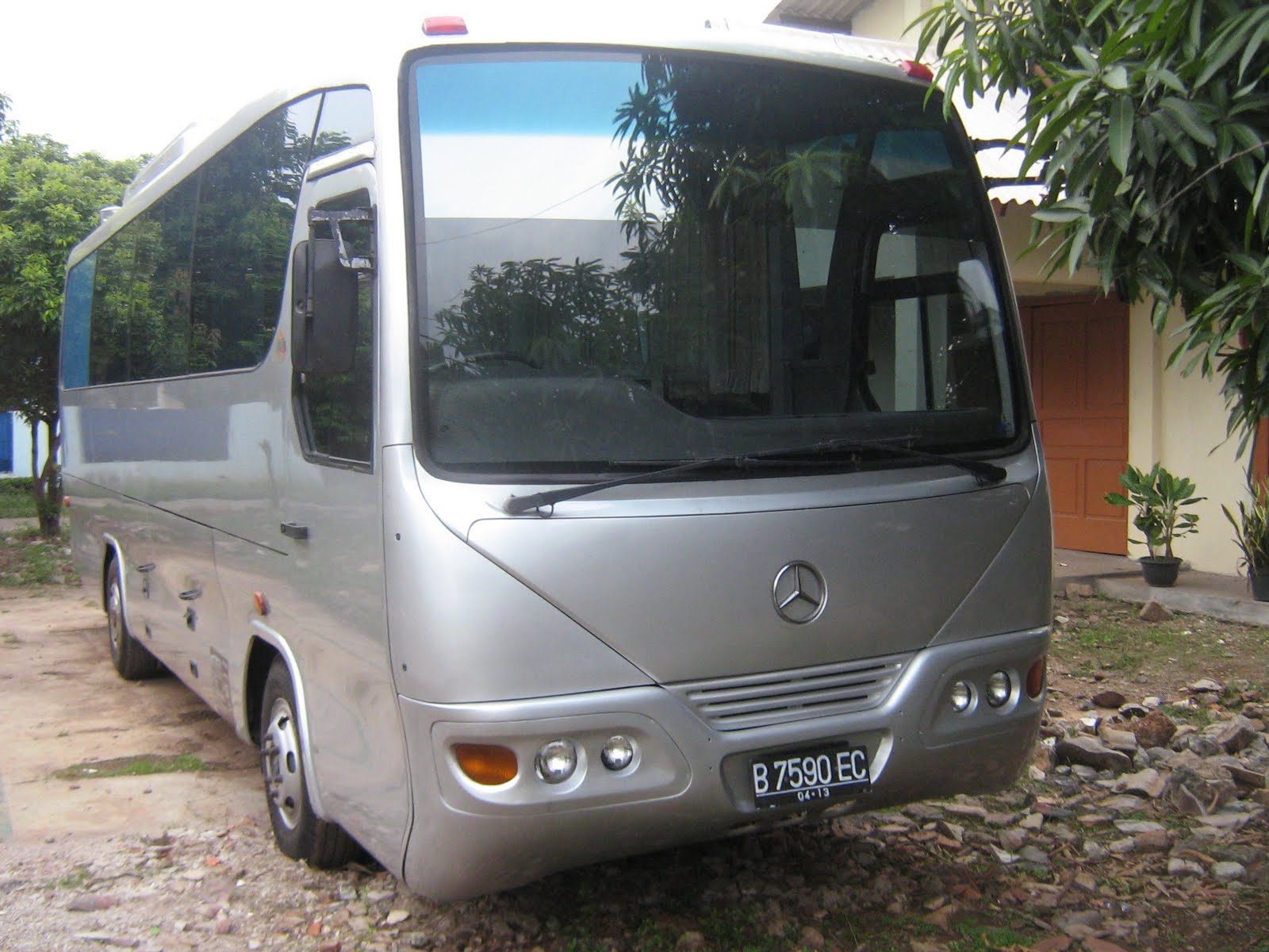Poins Auto Gallery: BUS MERCY SUPER EXECUTIVE
