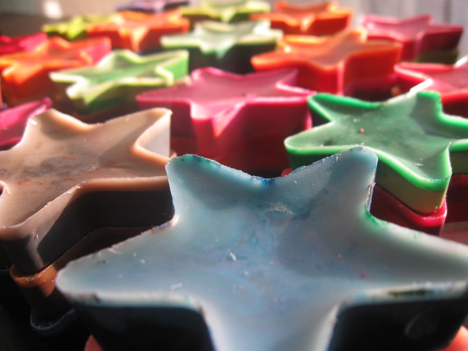 homemade gifts: star-shaped crayon craft