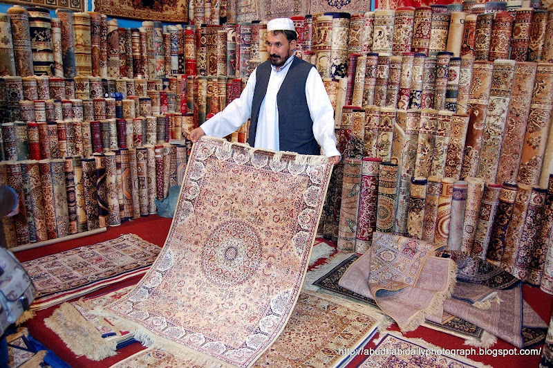 Abu Dhabi Daily Photograph - Get the BIGGER picture: Buying a magic carpet