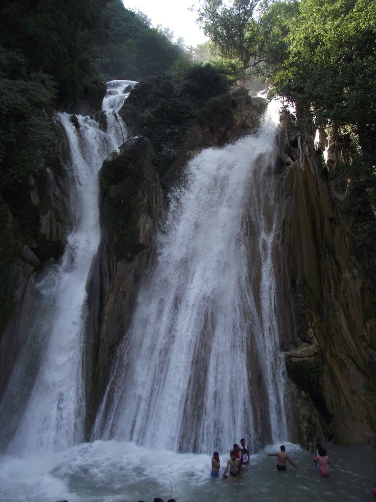 A Year in India: Kempty Falls and killer street food