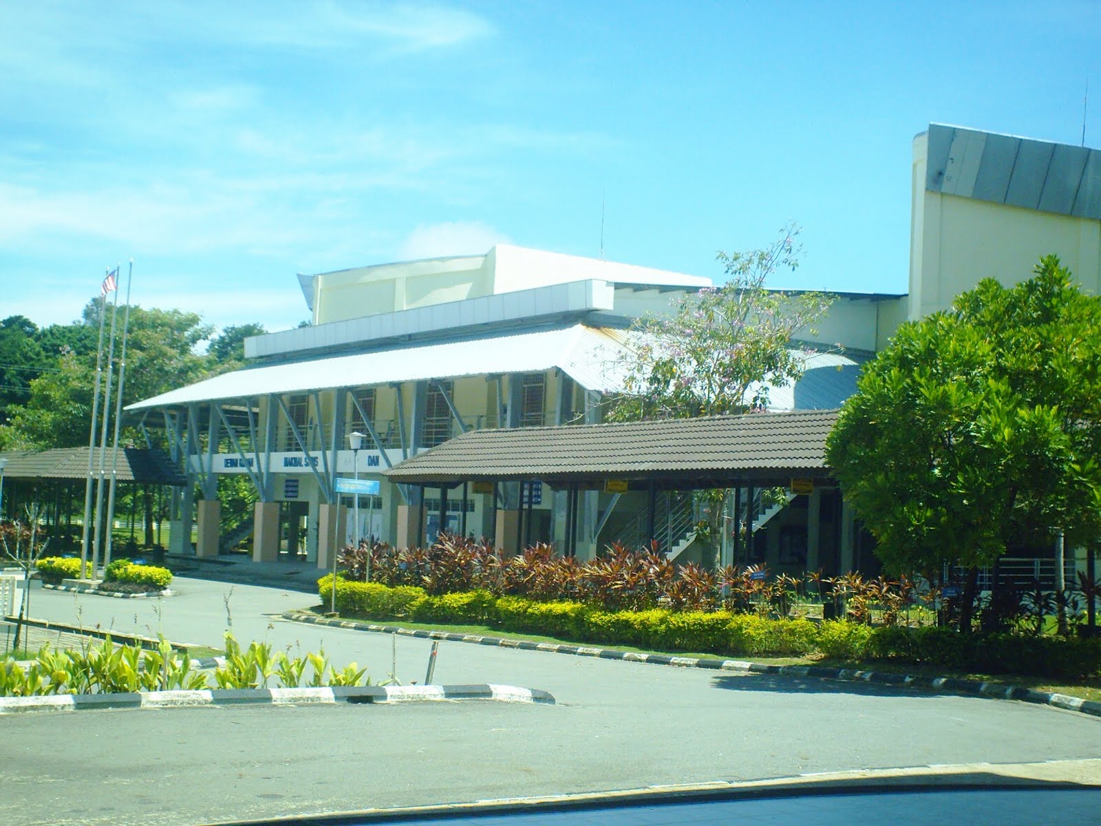 Little Cat: SMK Pusa, Betong.: Kenangan Syawmil: Dari SMK Pusa ke ...