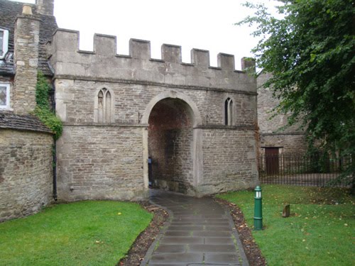 Malmesbury Abbey Cotswolds - Britain All Over Travel Guide