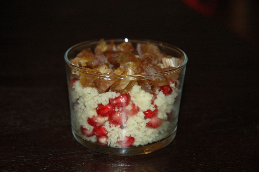 Fussoir: Masfouf dessert tunisien aux grains de grenade et aux dattes