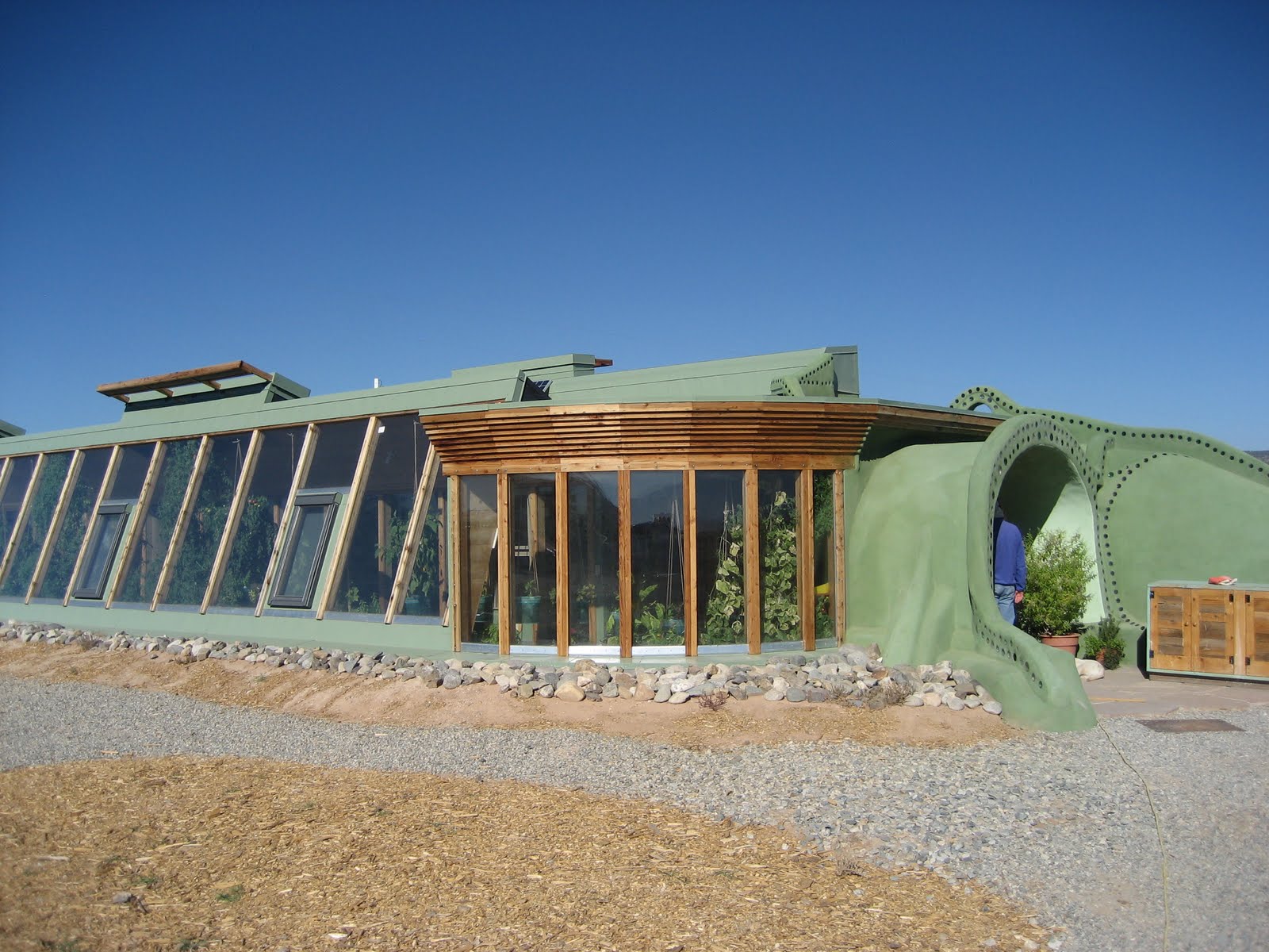 tinnes-journey: Earthships