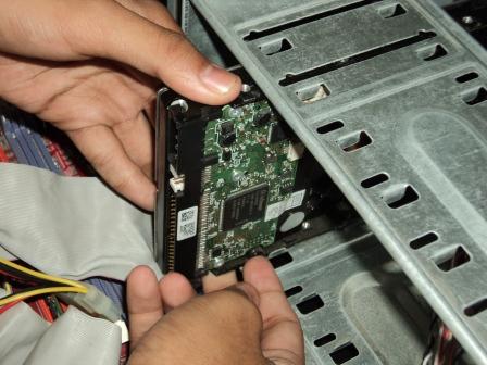 Langkah-langkah membongkar dan merakit komputer ~ Blogger Sederhana