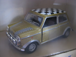 minikulit collection: CARARAMA Mini checkered roof 1:43
