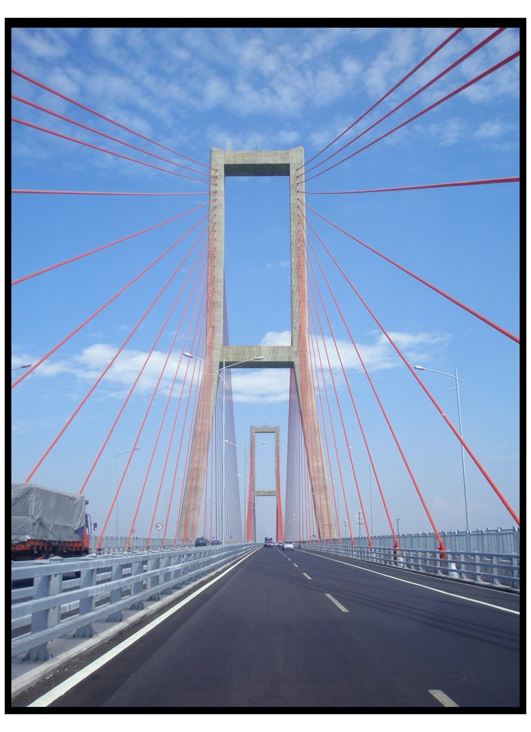 Tourism Indonesia: Suramadu Bridge