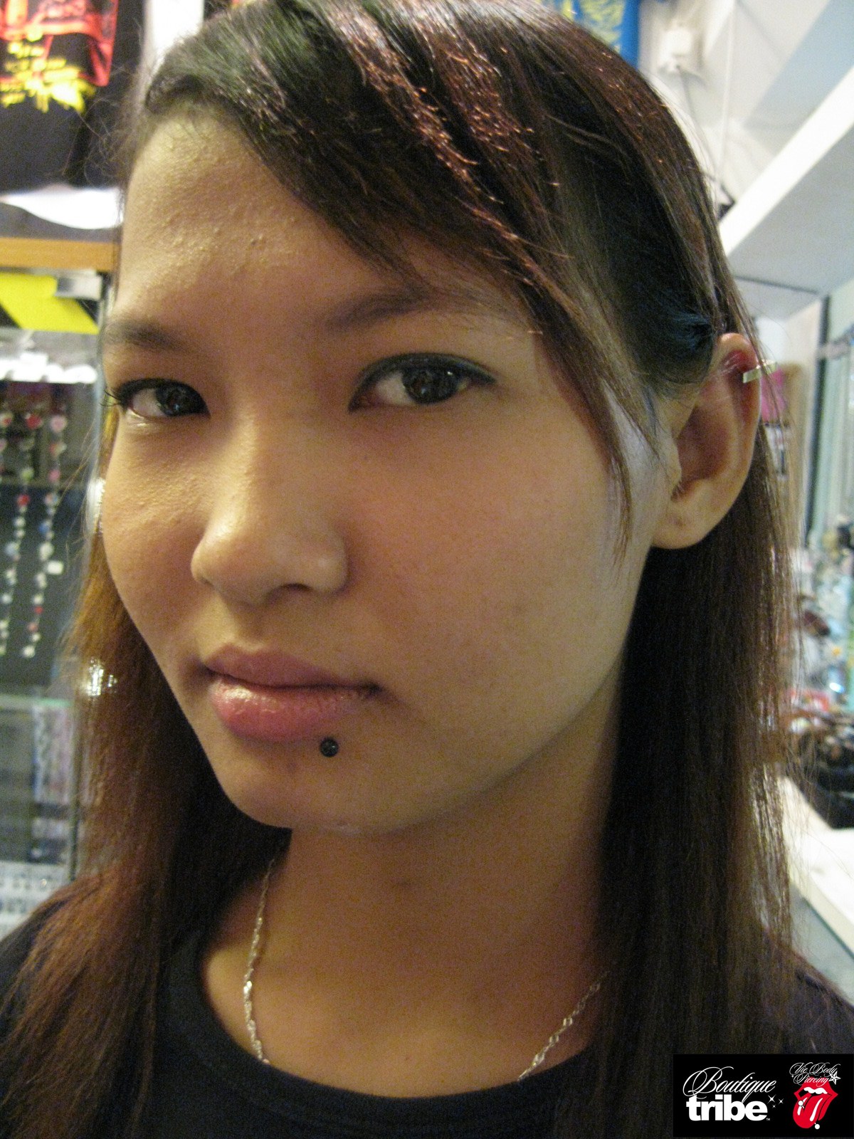 Vie Body Piercing @ Boutique Tribe: Labret piercing