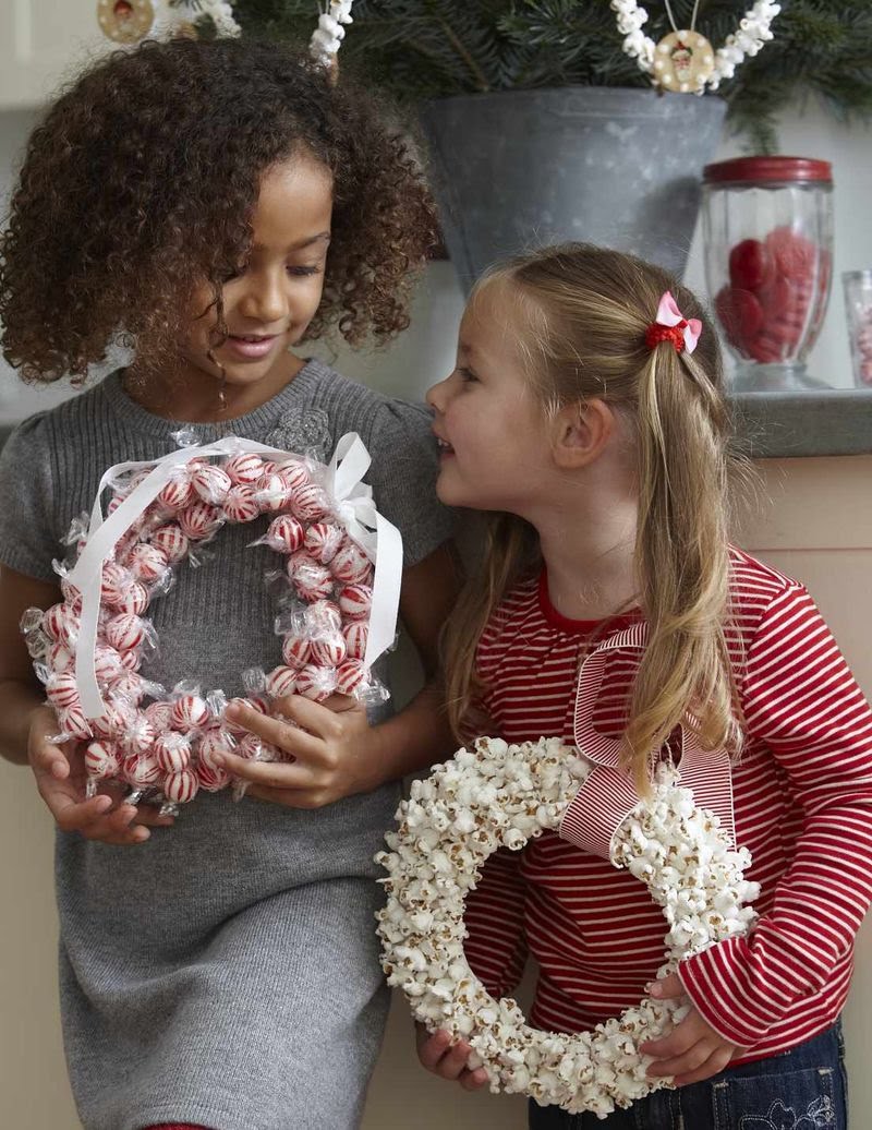 The Savvy Moms Guide: {DIY} Holiday Wreaths