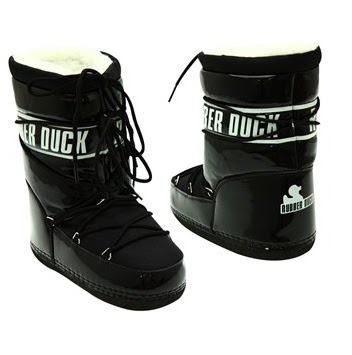 Isil Ulusan: Rubber Duck - Moon Boots