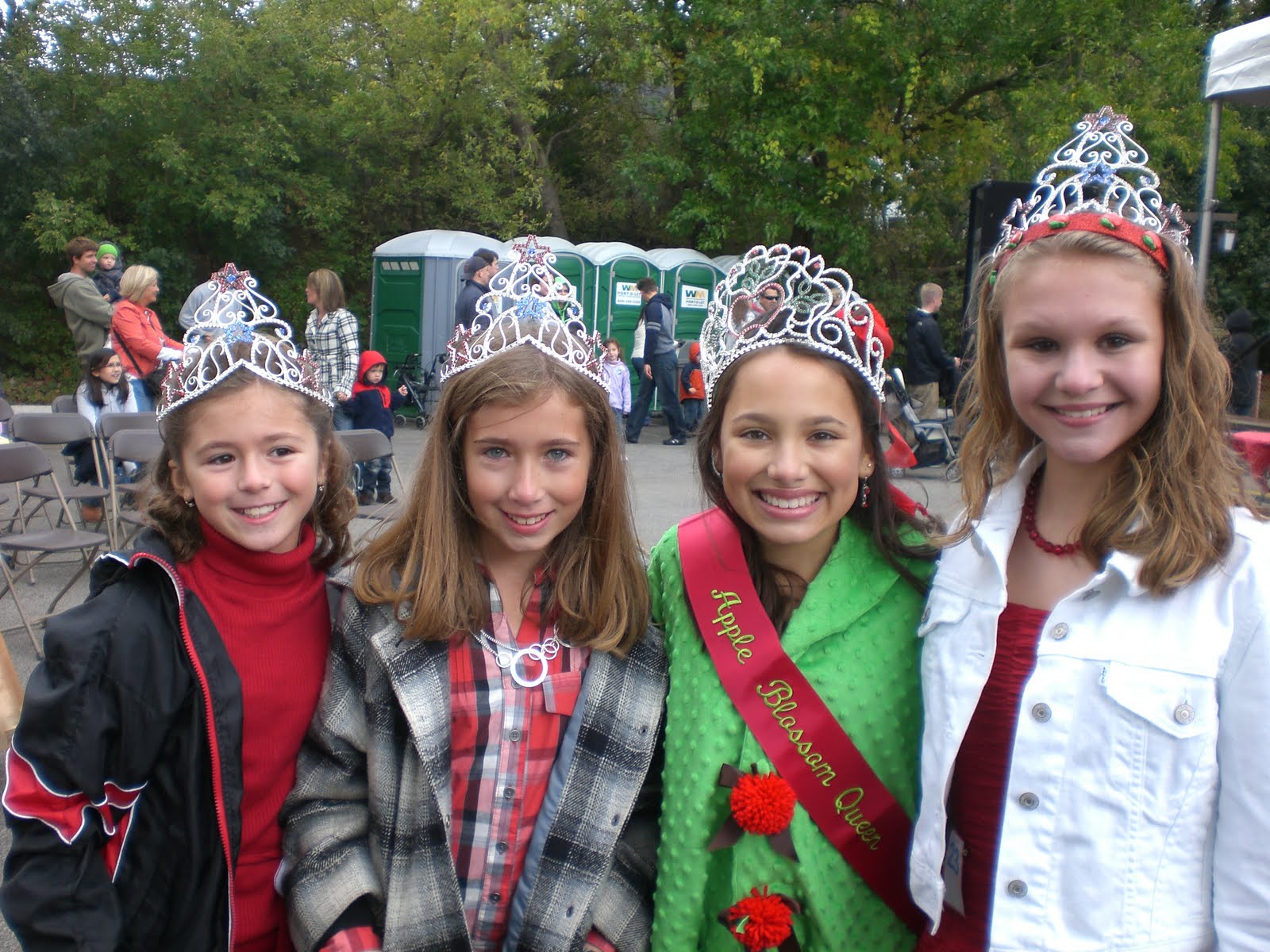 PAGEANTS And POLITICS: Apple Fest Long grove 2010