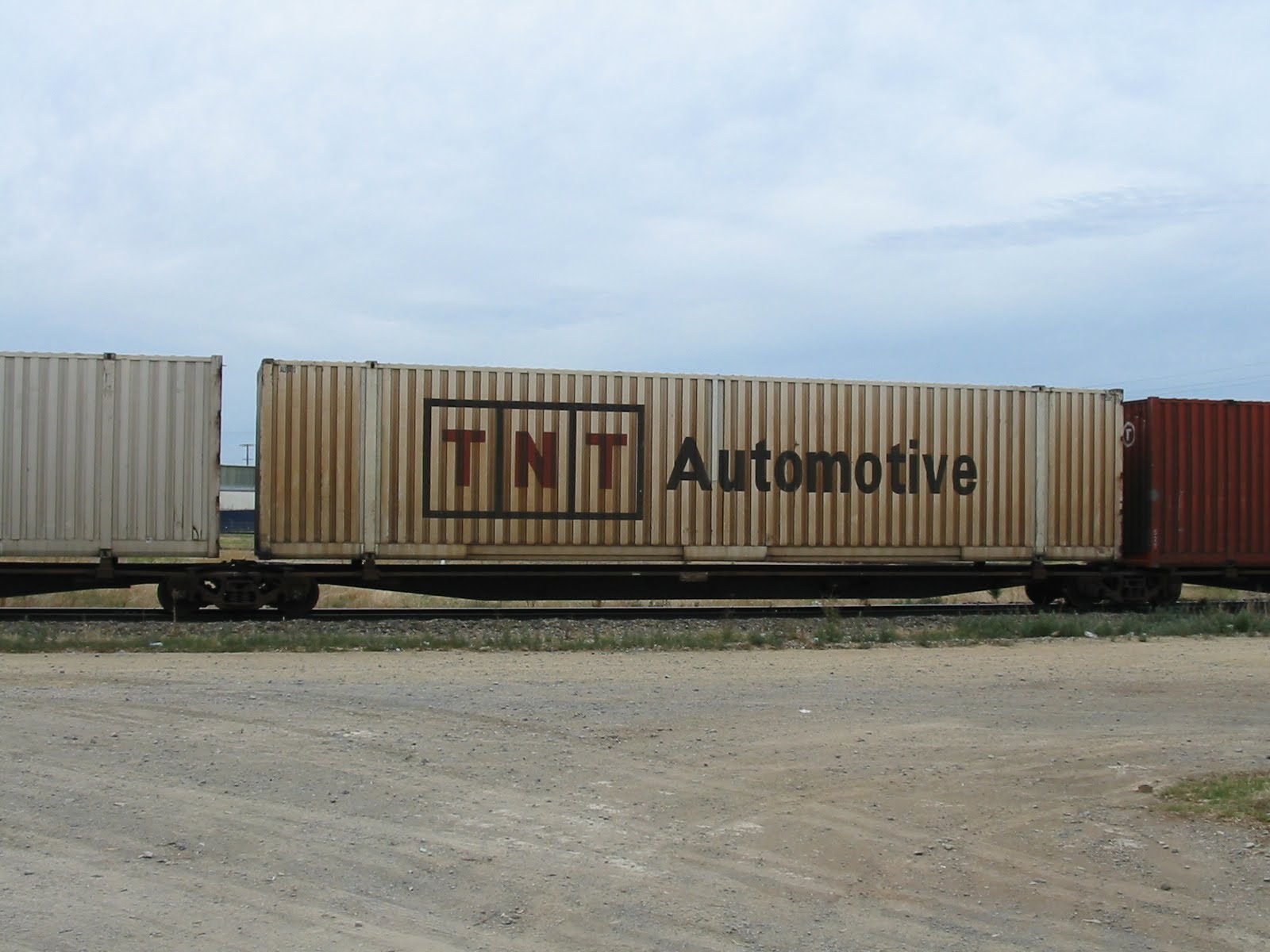 Barcoola: TNT Automotive 51 ft boxes