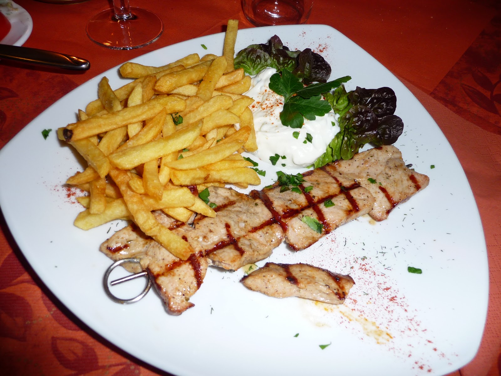 Kikilukullisch: Der Grieche am Kornmarkt, Mittagstisch