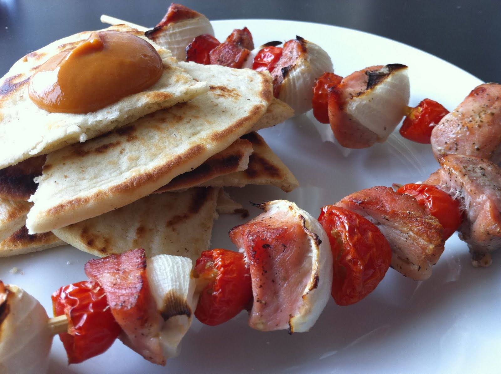 My Kitchen Diary: Χειροποίητα σουβλάκια με πιτούλες / Home-made souvlakia