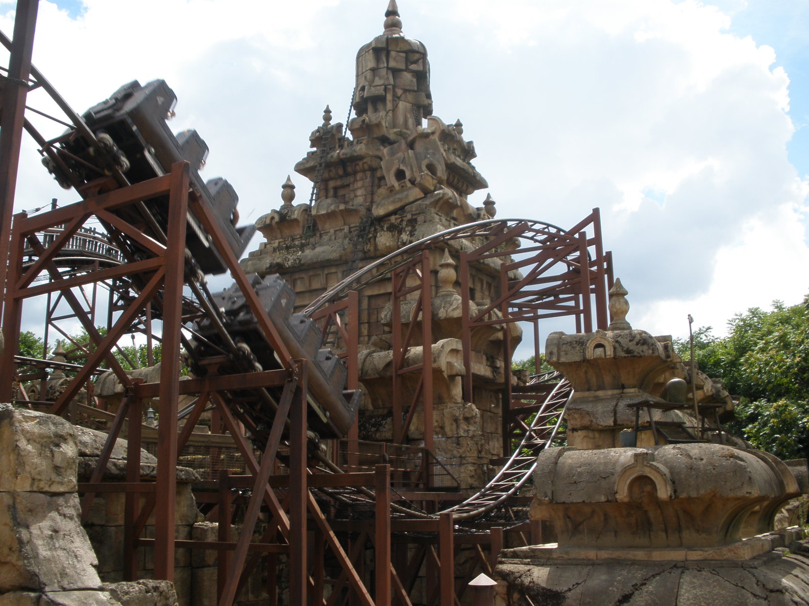 travel guide: Disneyland Paris Attractions