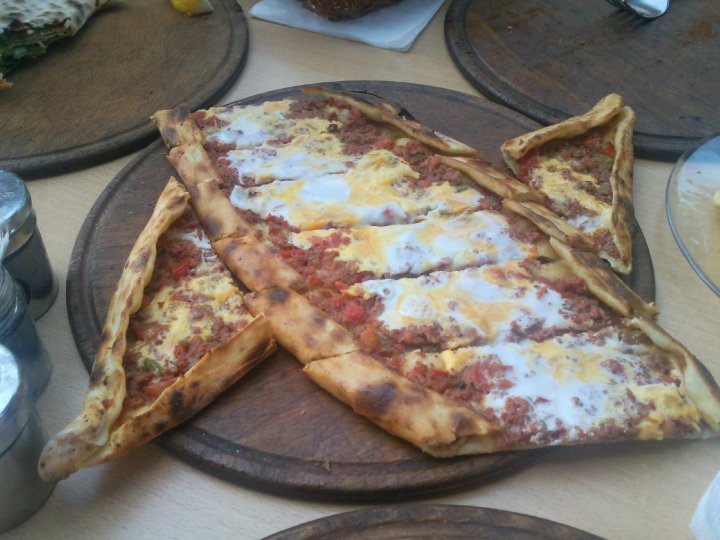 Food Huntz: Turkish Pizza
