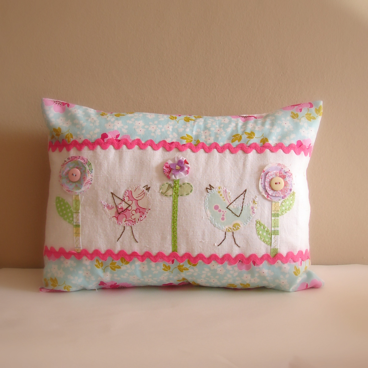 Roxy Creations: More pretty cushions