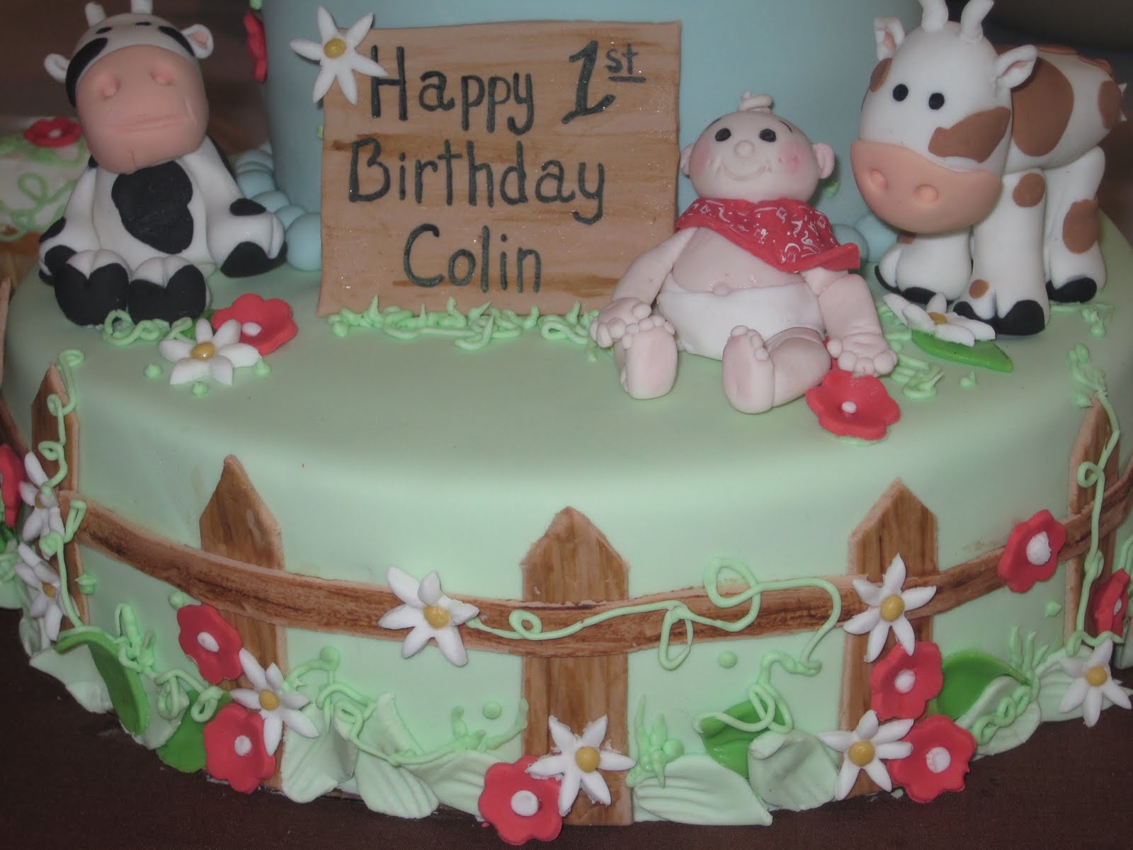 Custom Cakes: Cow cake