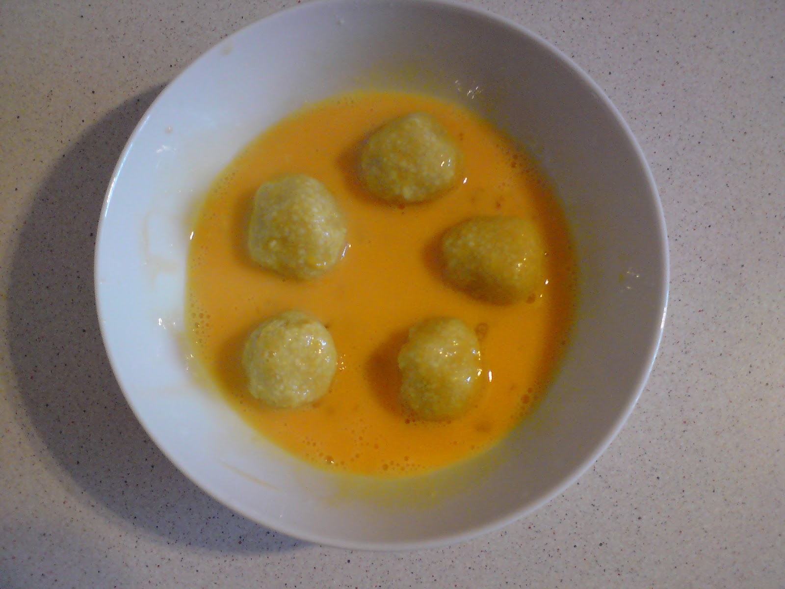 Chahrazed's Arabian Cookbook: Mchouek مشوك (Almond spiky macaroons)