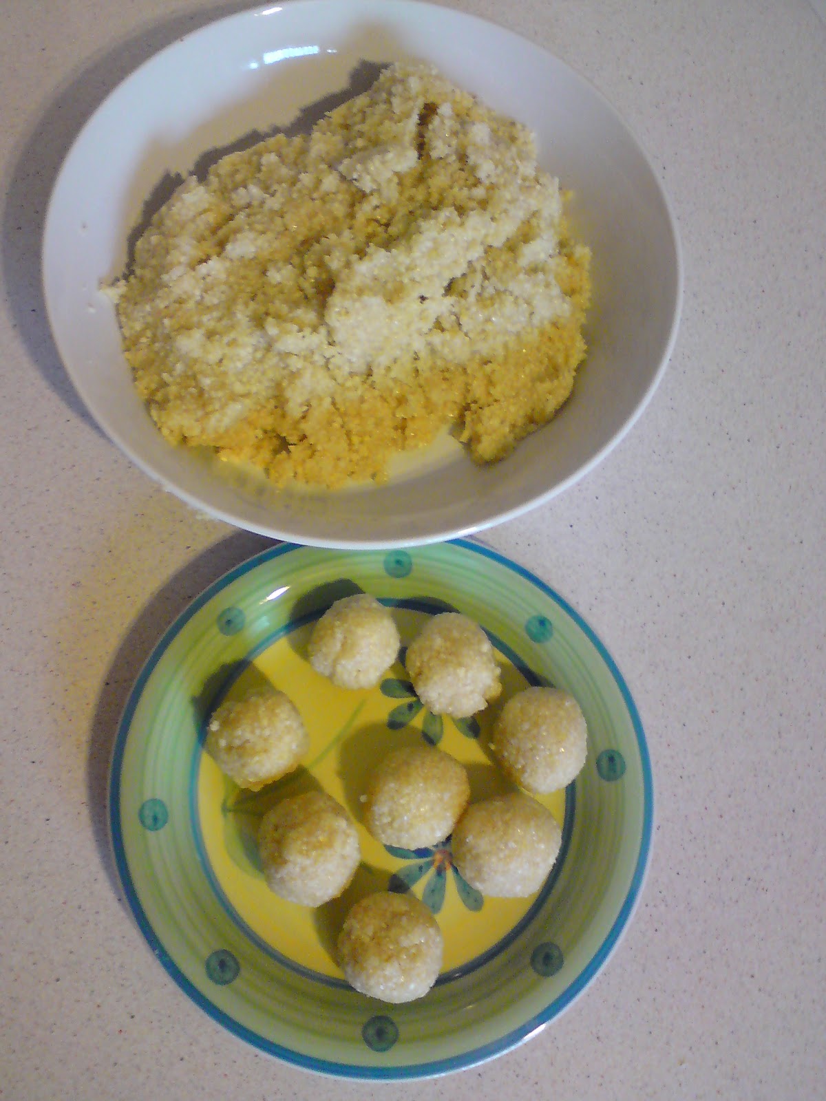 Chahrazed's Arabian Cookbook: Mchouek مشوك (Almond spiky macaroons)