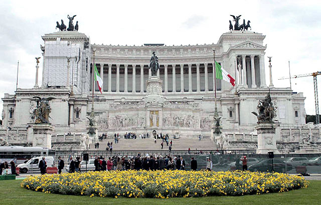 Piazza Venezia - Piata Venetia ~ Vacanta in Italia - Ghid turistic