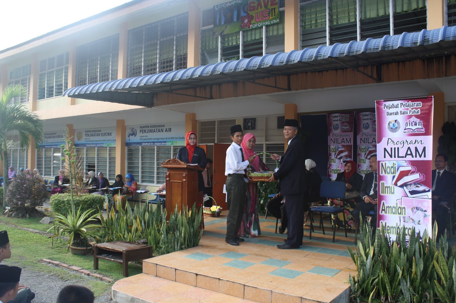 PERPUSTAKAAN BAITUL HIKMAH SMK SERI GADING