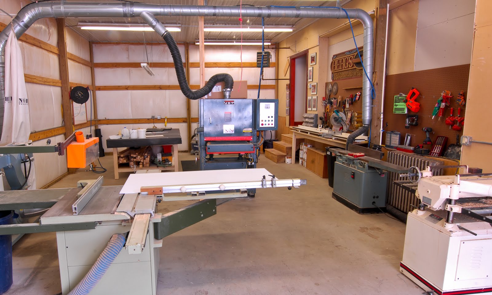 Bergs Canvas Gallery: Our backyard studio gallery workshop.