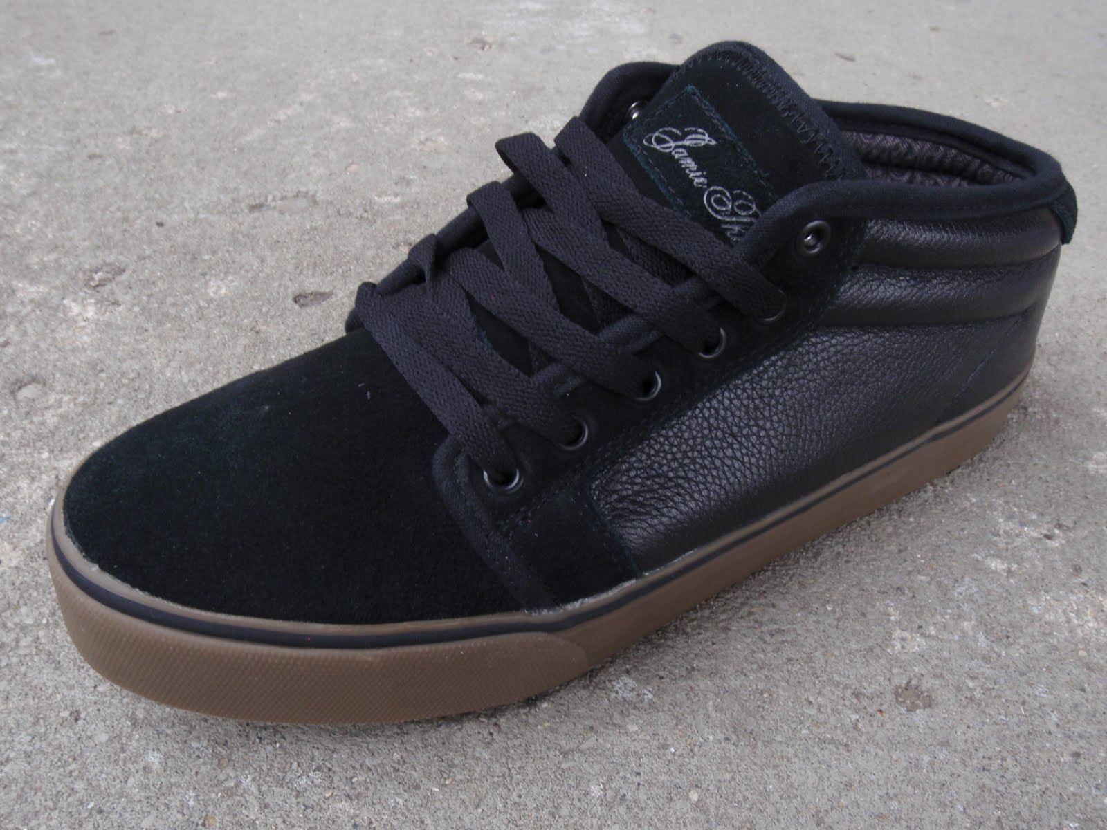 RISE SKATEBOARD SHOP: March 2010