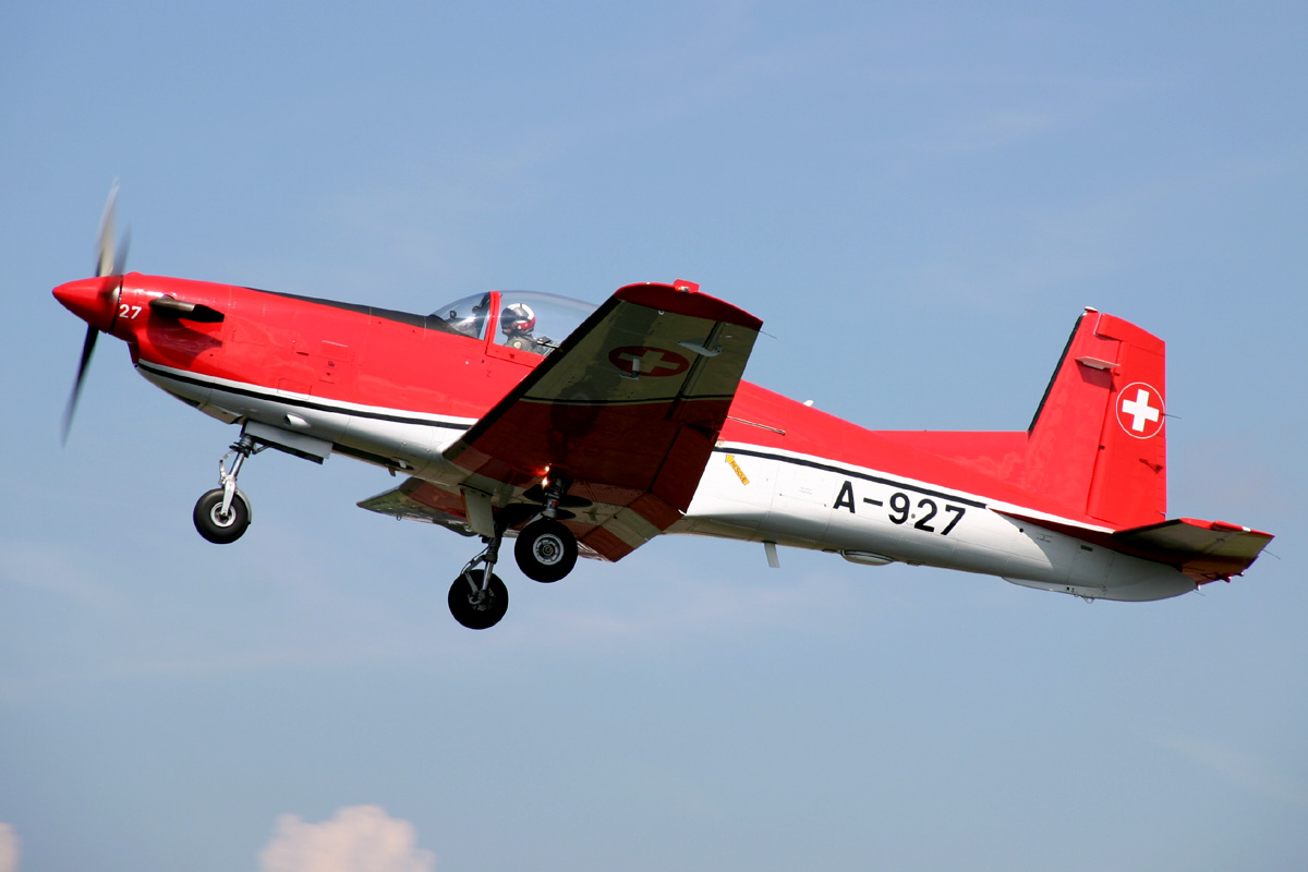 Eastwings: Pilatus PC-7 * Swiss Air Force * A-927