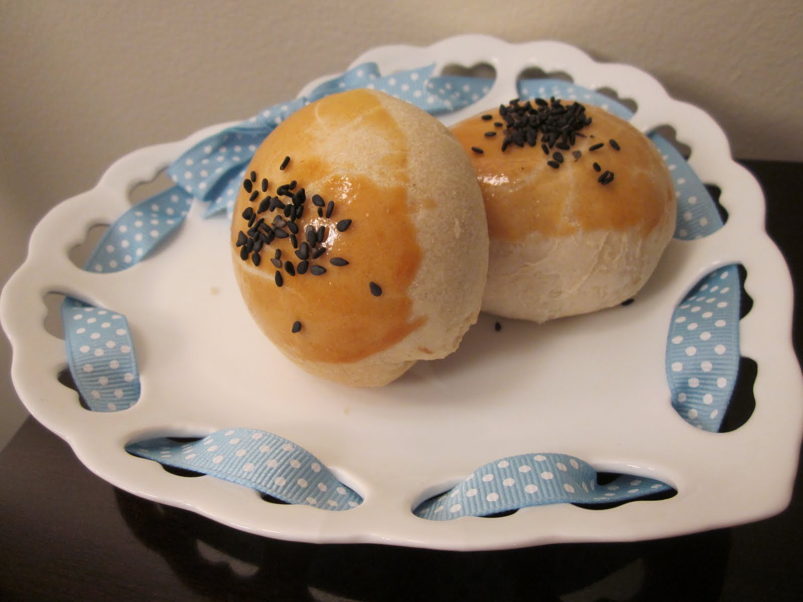 Lisa's Nutritious Kitchen Experiments: Chinese Red Bean Pastries