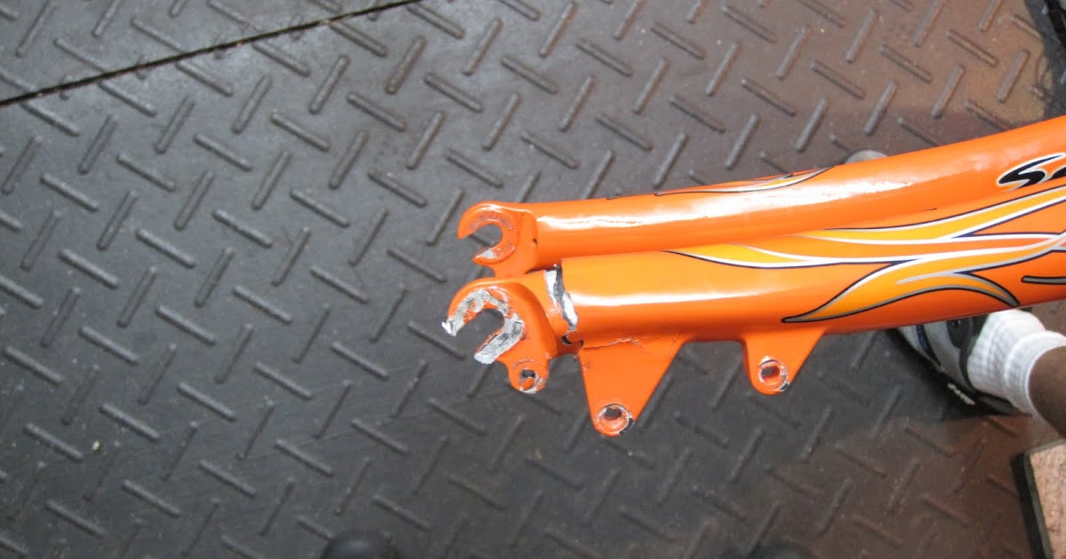 Busted Carbon: Carbon Fork / Disc Brakes