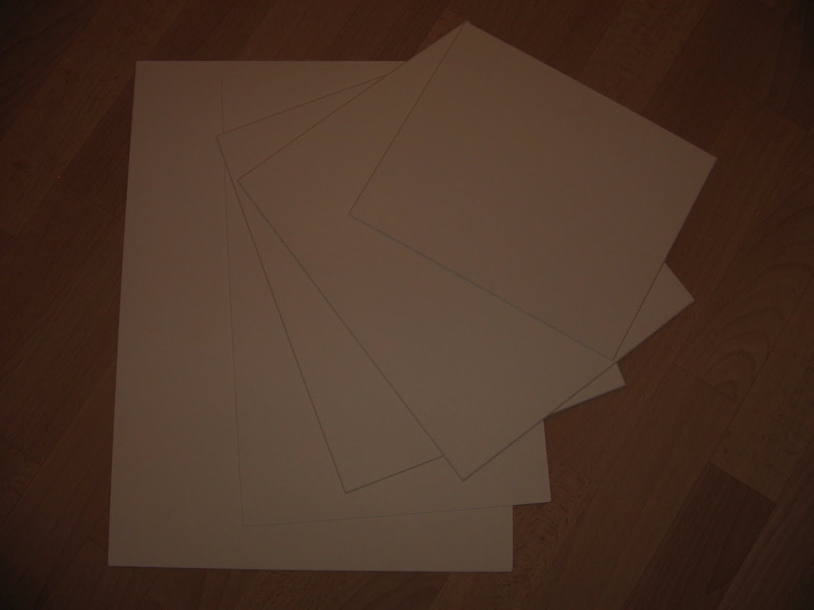 Iriksen nukkekoti: Paspis-pahvi