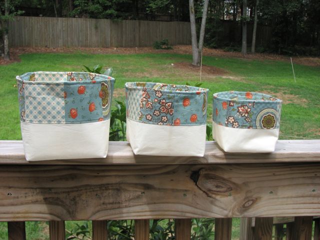The Crafty Quilter's Closet: Fabric Nesting Baskets- A Tutorial