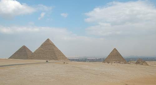 Unreported Heritage News: Damage reported at Giza Pyramids, Looters ...