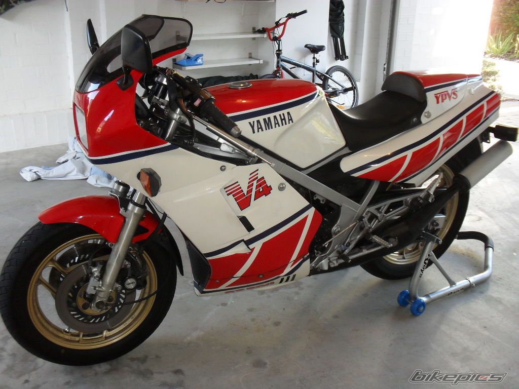 2 STROKE BIKER BLOG: Yamaha YPVS V4 RZ500 LC 2-Stroke