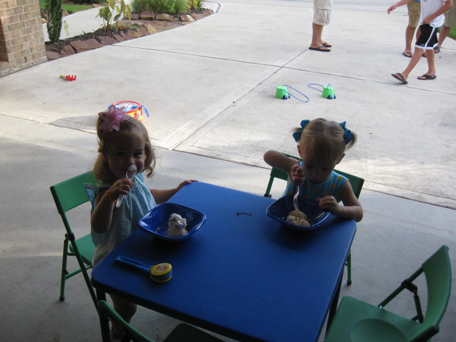 The Davis Family: Potty Training Update and Emma's Big Girl Bed