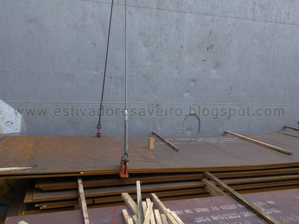 Ultima lingada de 2010 ~ Estivadores de Aveiro