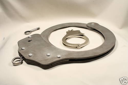 RestraintsBlog: NECK COLLAR HANDCUFFS