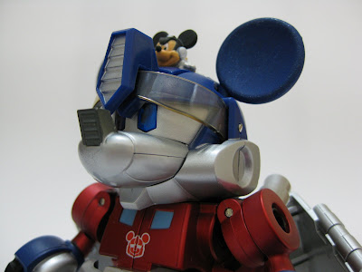 deSMOnd Collection: Takara Tomy - Mickey Mouse Transformer