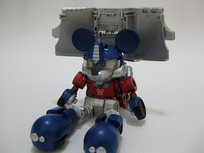 deSMOnd Collection: Takara Tomy - Mickey Mouse Transformer
