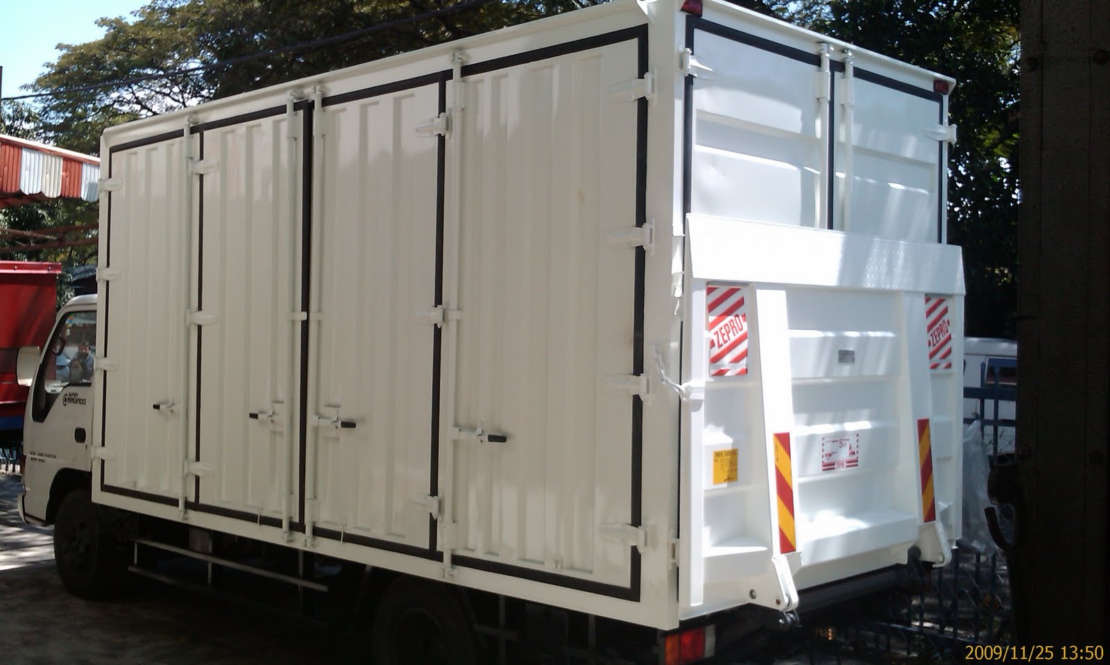 Trucks 88 - Your 1 stop for all models::..: Corrugated Box Van 16 ...