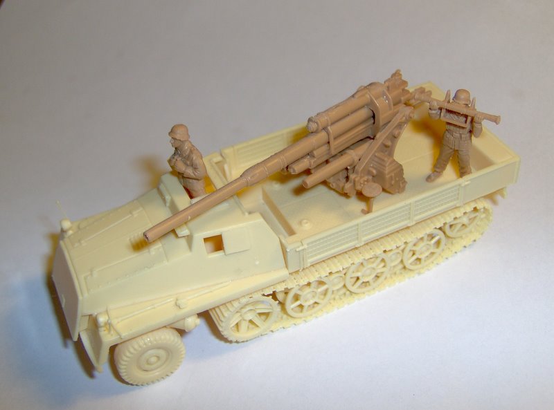 Gulumik Military Models: SWS armored with FLAK 88mm 1/72